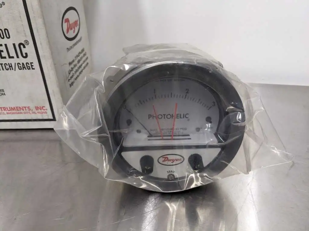 Dwyer A3003 Photohelic Pressure Switch Gage Series 3000 – NEO Surplus