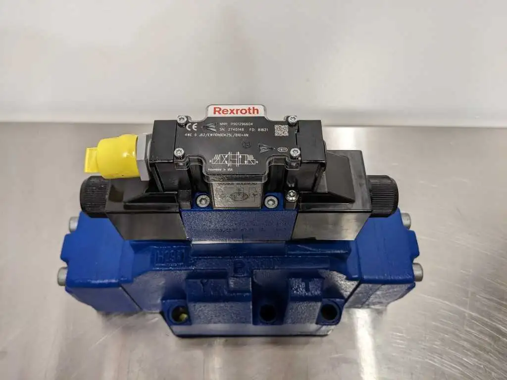 Rexroth R901376385 R901296604 Directional Spool Valve Brand New – NEO ...