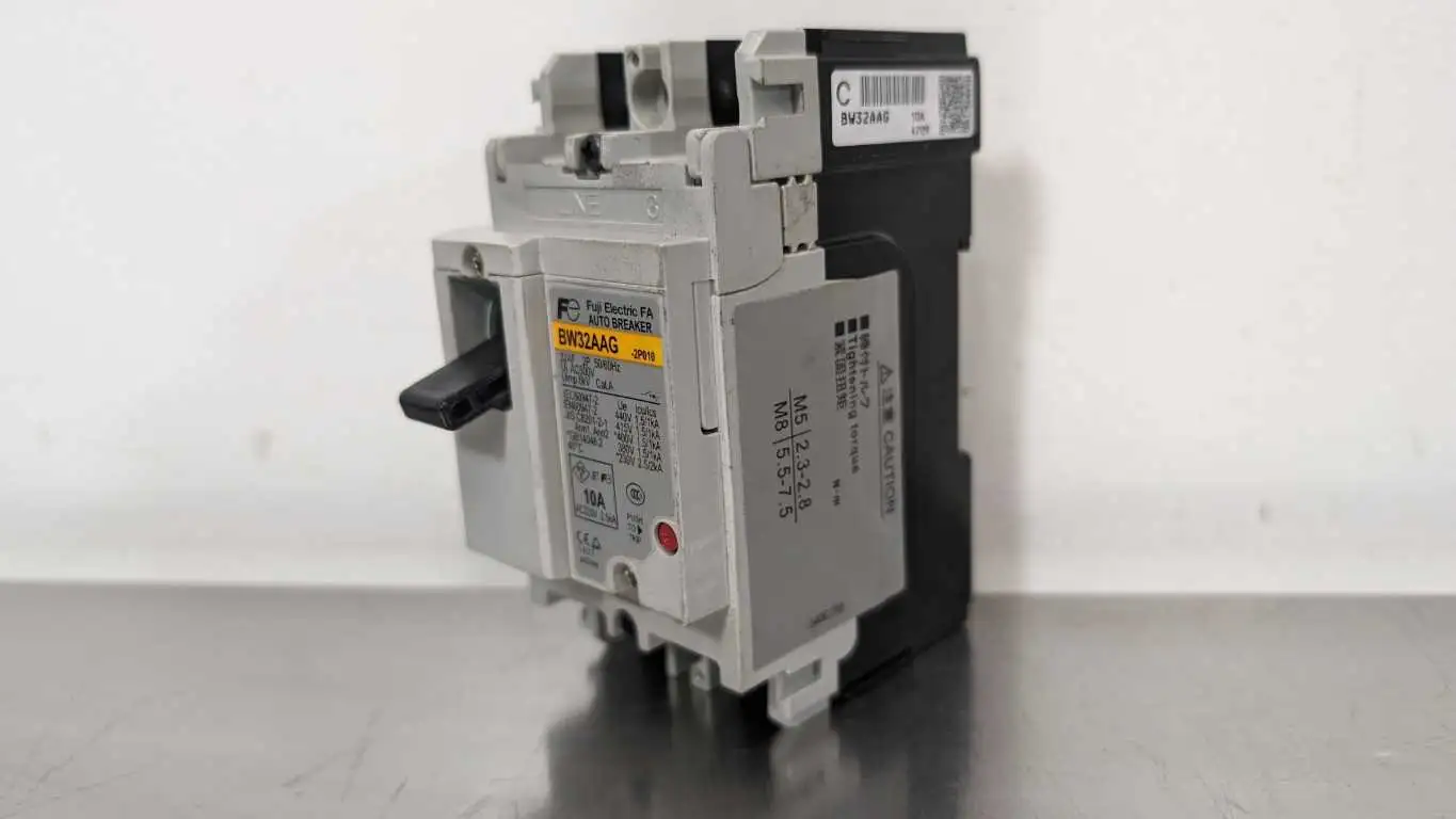 Fuji BW32AAG-2P010 Circuit Breaker 10A 230/380/400/415/440VAC 10A 2 ...