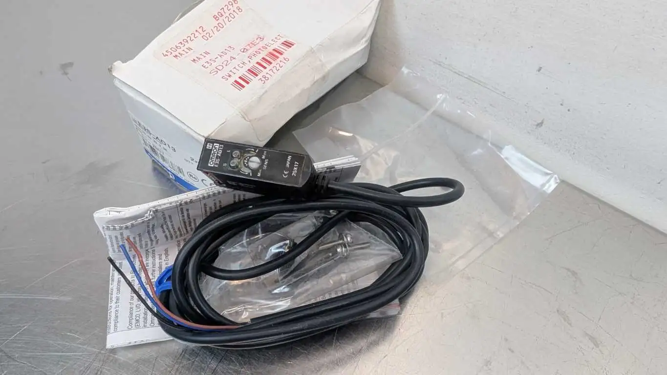 Omron E3S-AD13 Photoelectric Switch 2m 10-30VDC – NEO Surplus
