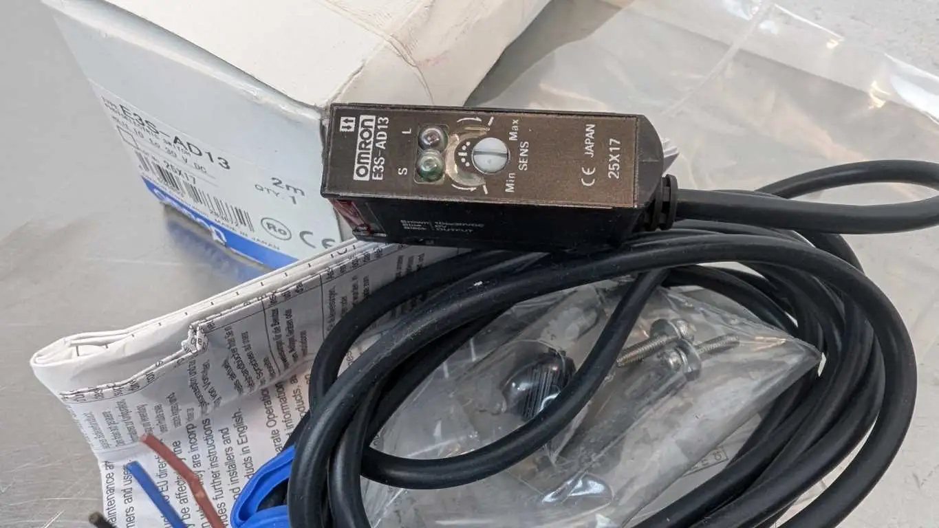 Omron E3S-AD13 Photoelectric Switch 2m 10-30VDC – NEO Surplus