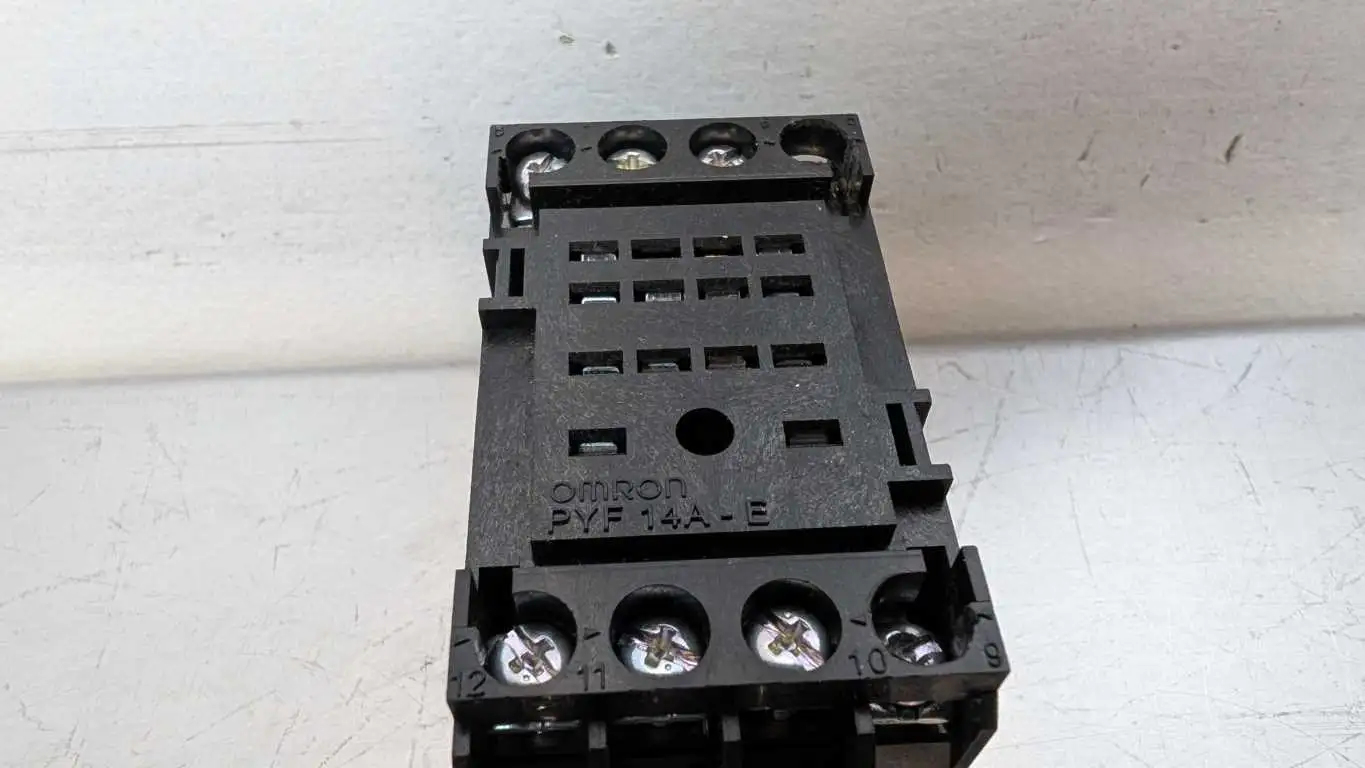 Omron PYF-14A-E Din Rail Relay Socket 23Z6C 14-Pin 250VAC 5A – NEO Surplus