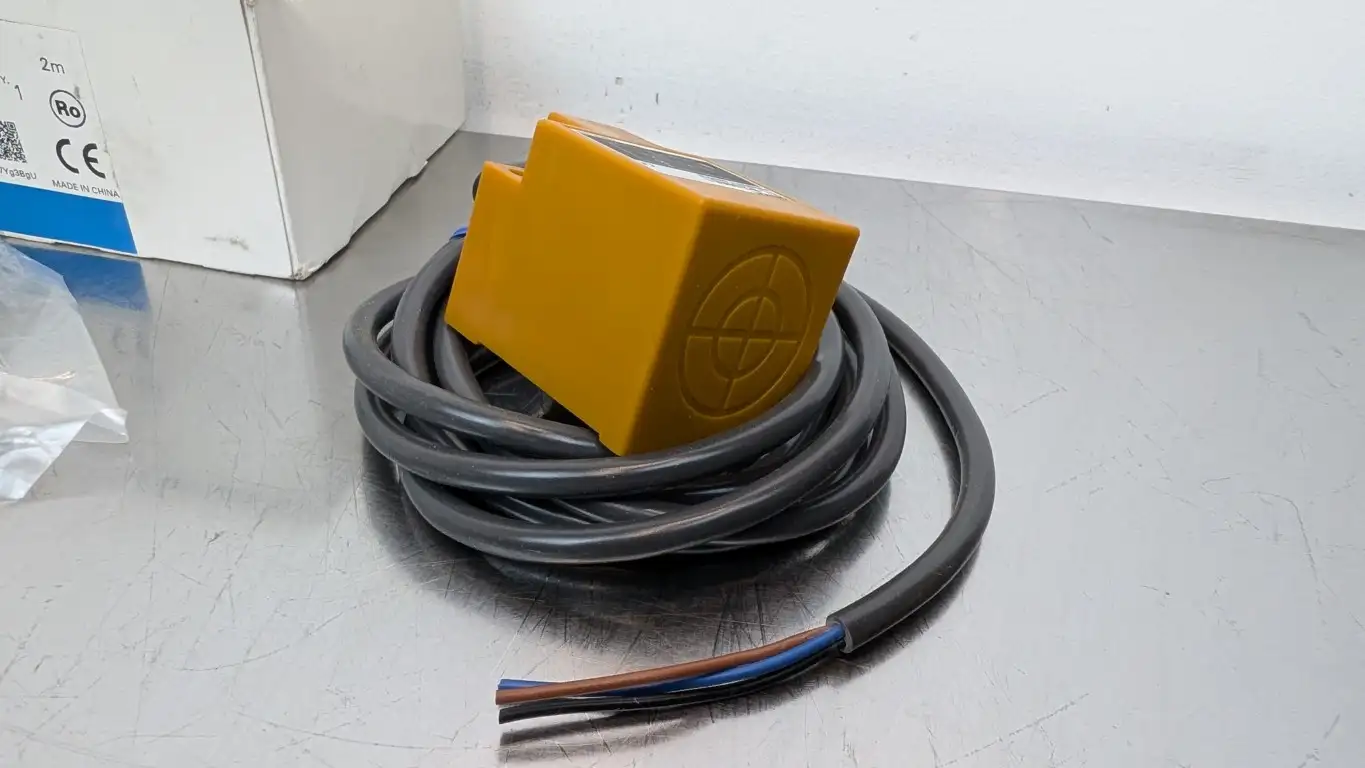 Omron TL-N20ME1 Proximity Sensor 2m 10-30VDC – NEO Surplus