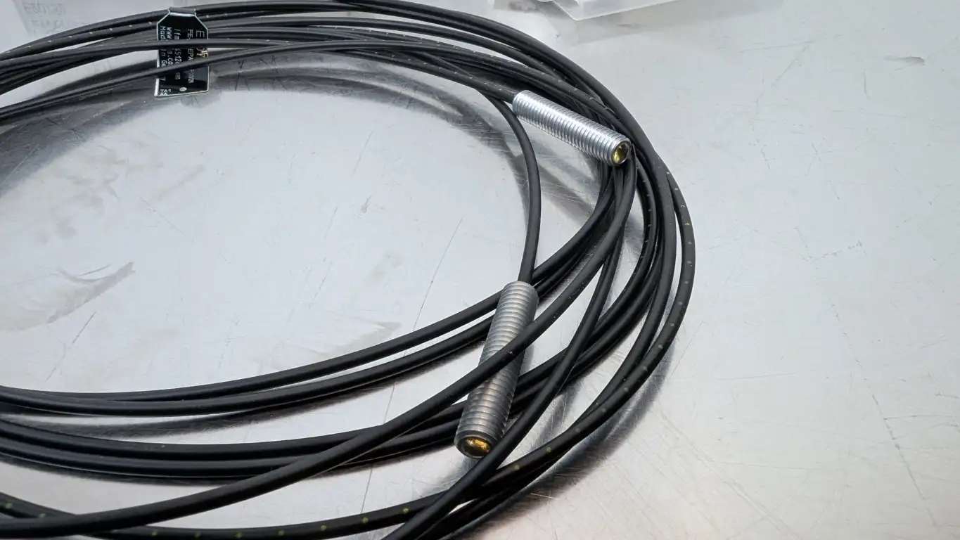 IFM Efector E20752 Fiber Optic Through Beam Sensor FE-11-EPA-M6/F1x1/2M ...